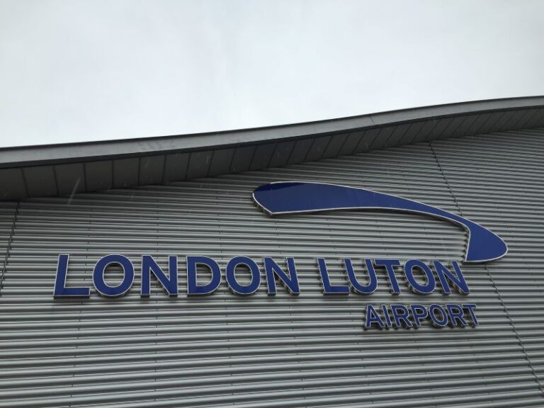 Luton London transfer: all your means of transport